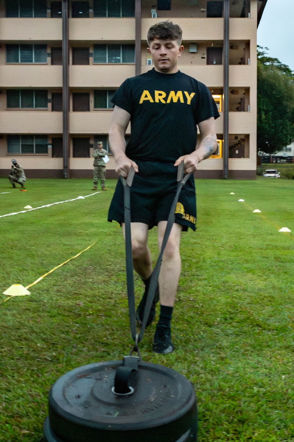 DVIDS - Images - 25ID Best Squad Competition ACFT [Image 1 of 3]