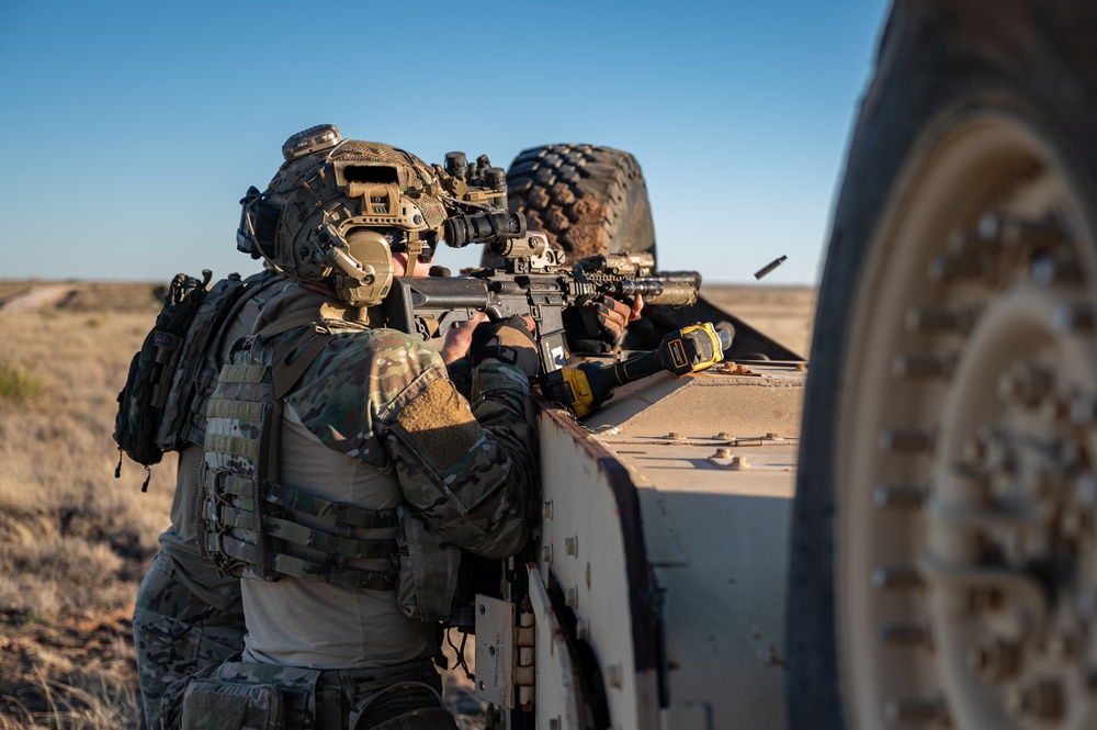 DVIDS - Images - Emerald Warrior 24 Js to the rescue [Image 3 of 11]