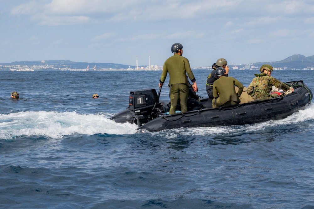 DVIDS - Images - 31st MEU, JGSDF conduct helocast training [Image 11 of 16]