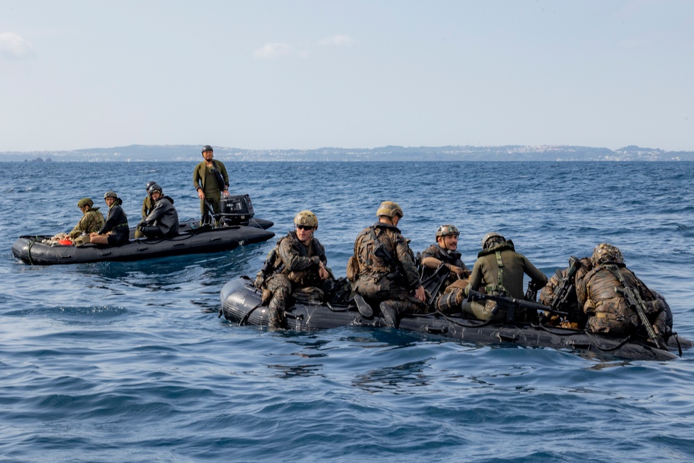 DVIDS - Images - 31st MEU, JGSDF conduct helocast training [Image 14 of 16]