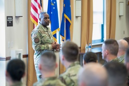 Command Chief Williams visits 107th, recognizes exemplary Airmen