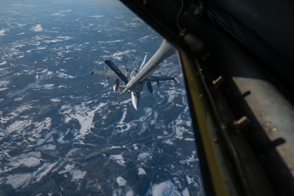 DVIDS - Images - Flying Gas Station Fuels Nordic Response 24 [Image 3 of 6]