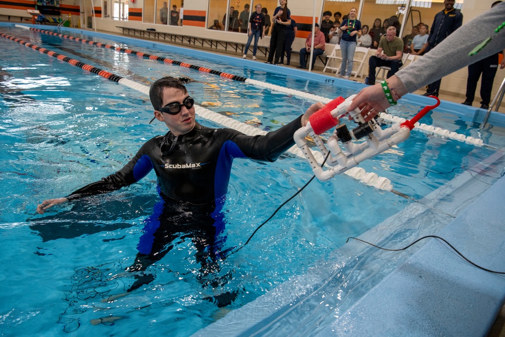 DVIDS - News - Navy Volunteers Inspire Next Generation of STEM Leaders ...