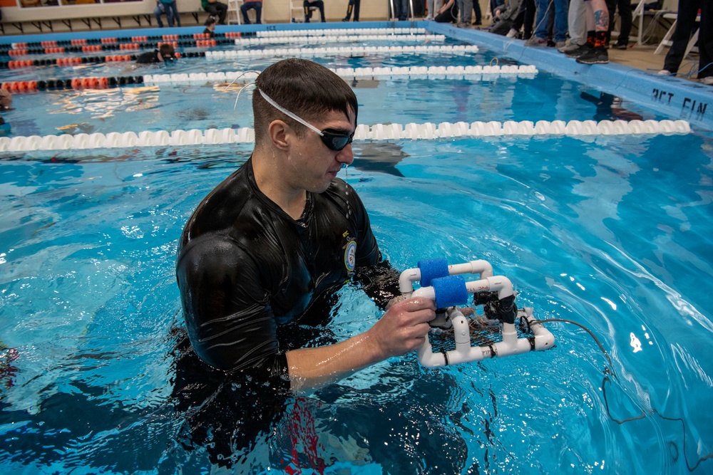 DVIDS - Images - RTC Sailors Volunteer at SeaPerch [Image 12 of 12]