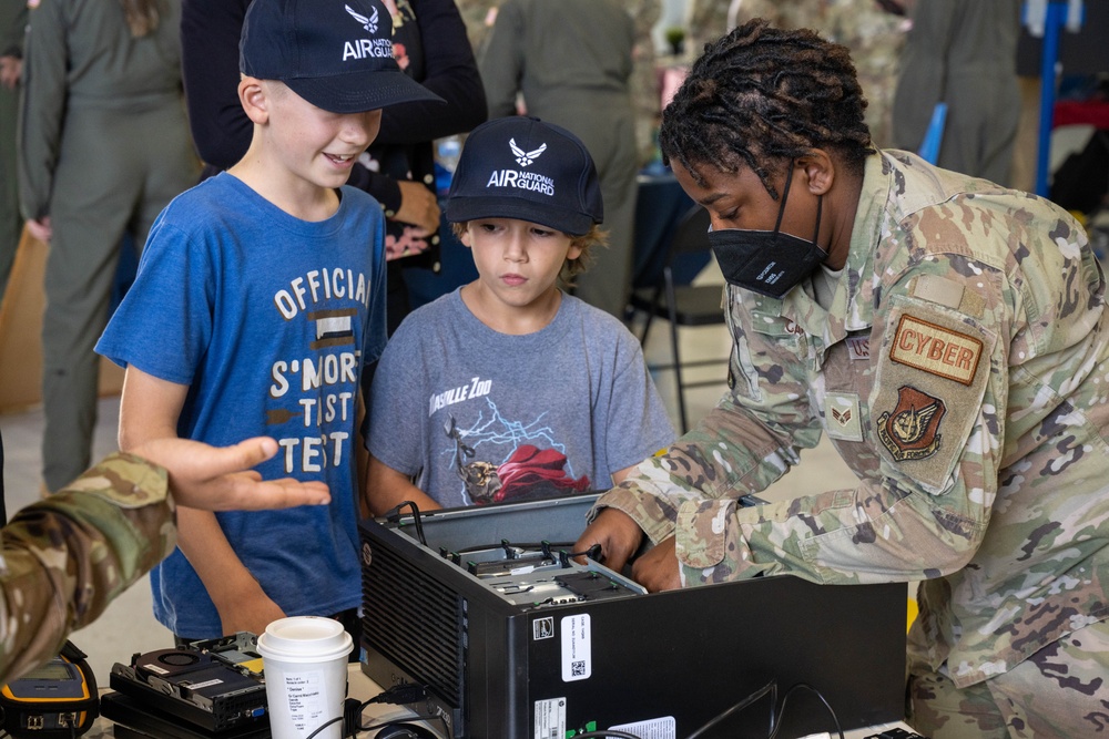 DVIDS - Images - Women's History Month Career Showcase [Image 4 of 7]