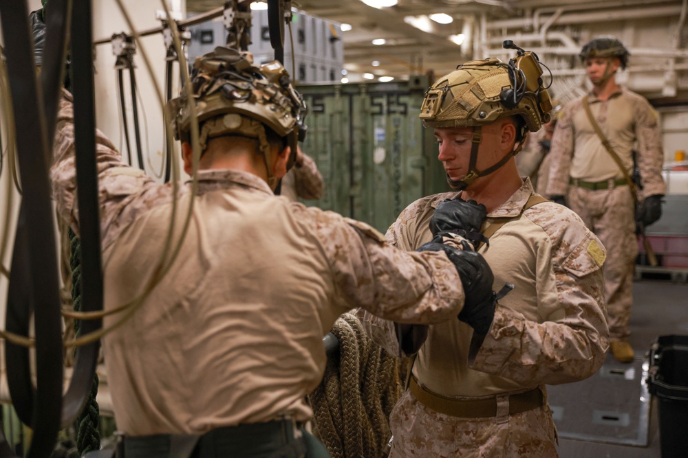 DVIDS - Images - BLT 1/5 Slides into Tiger TRIUMPH 24 [Image 3 of 9]