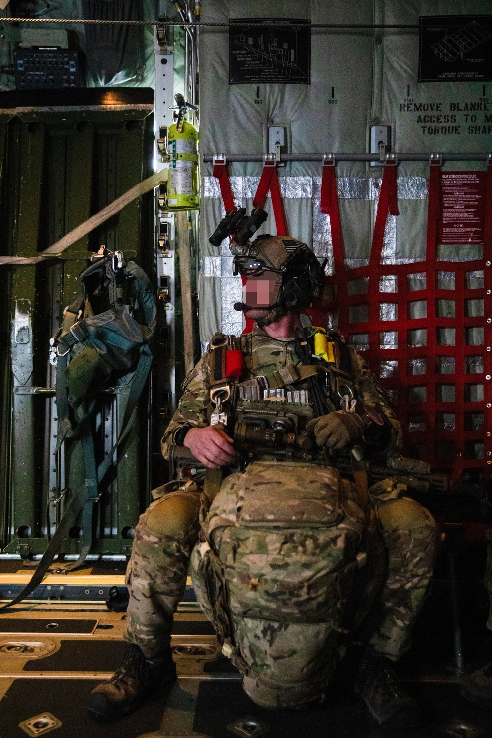 DVIDS - Images - U.S. Army Green Berets conduct freefall jump during ...
