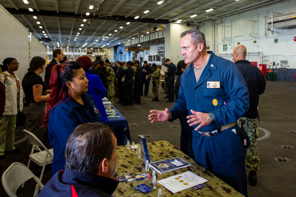 DVIDS - Images - Abraham Lincoln hosts a deployment readiness brief ...