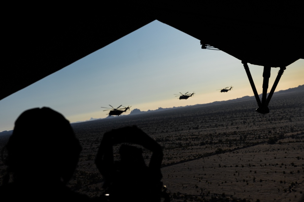 DVIDS - Images - WTI 2-24: CH-53 Day Battle Drills [Image 3 of 8]