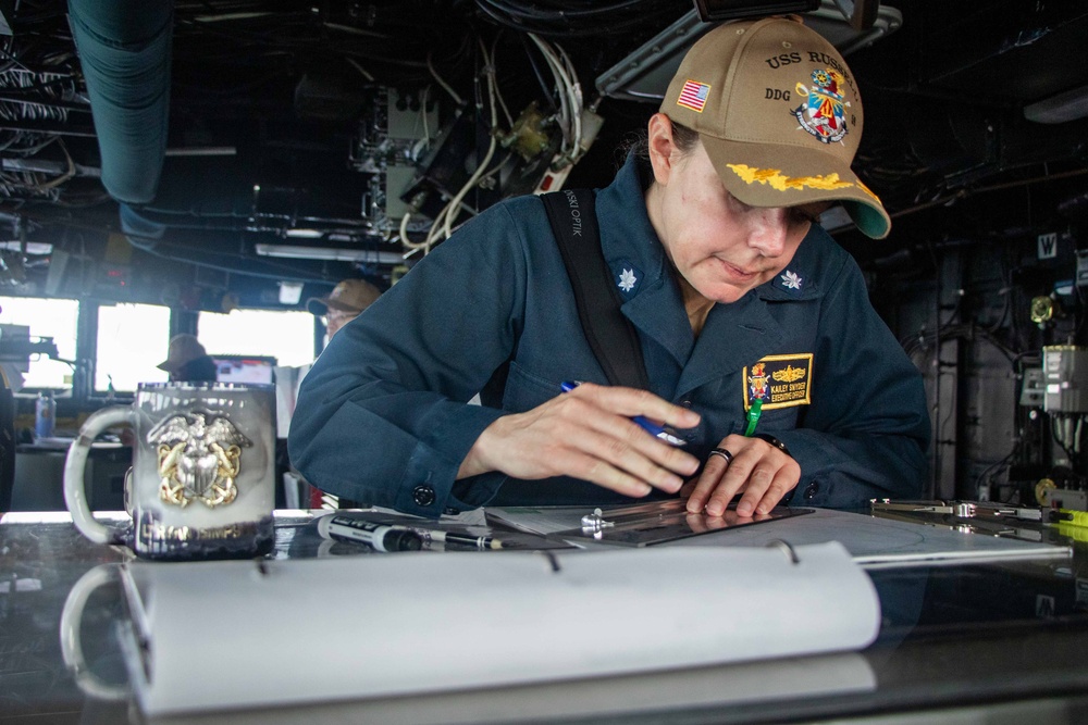 DVIDS - Images - USS Russell Singapore port visit [Image 2 of 6]