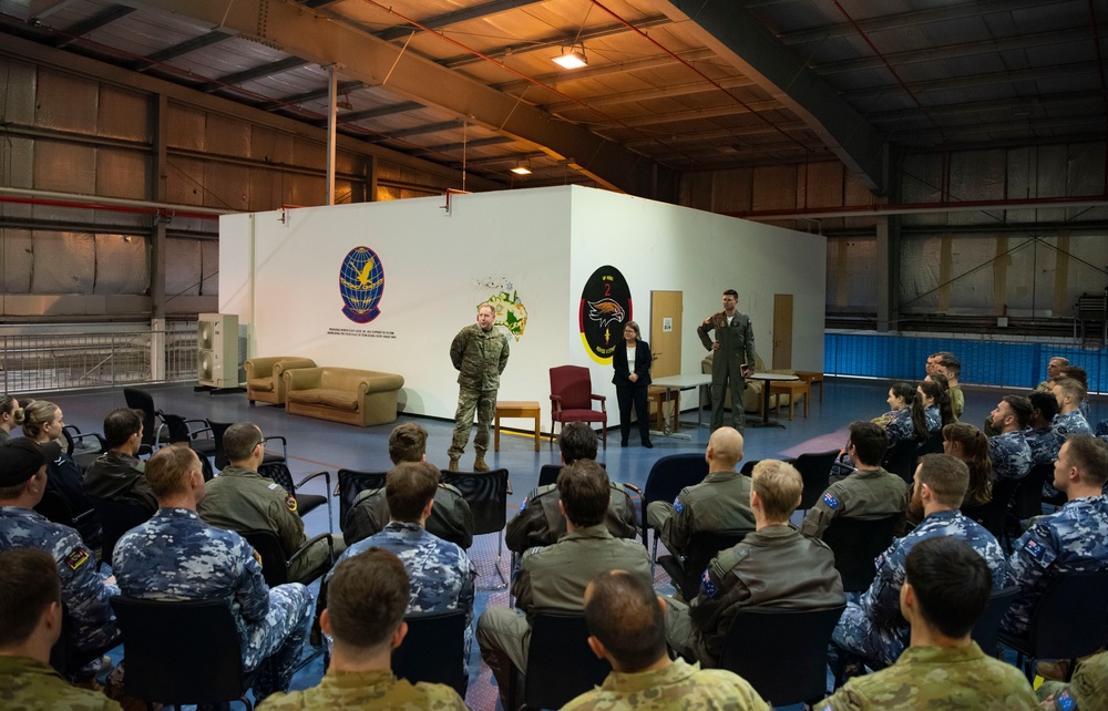DVIDS - Images - USAFE Commander meets with RAAF partners [Image 2 of 5]