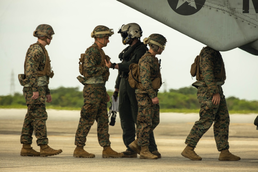 DVIDS - Images - 3rd MLG and MCIPAC conduct Air Mobility Exercise with ...