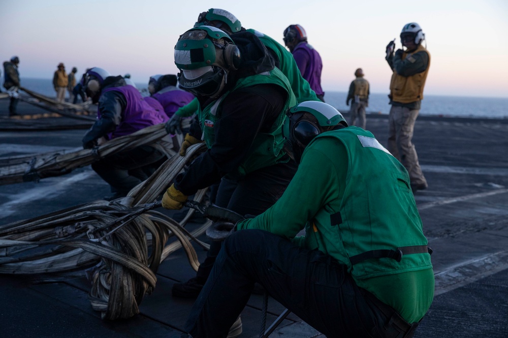 DVIDS - Images - Abraham Lincoln conducts flight deck drill [Image 7 of 8]