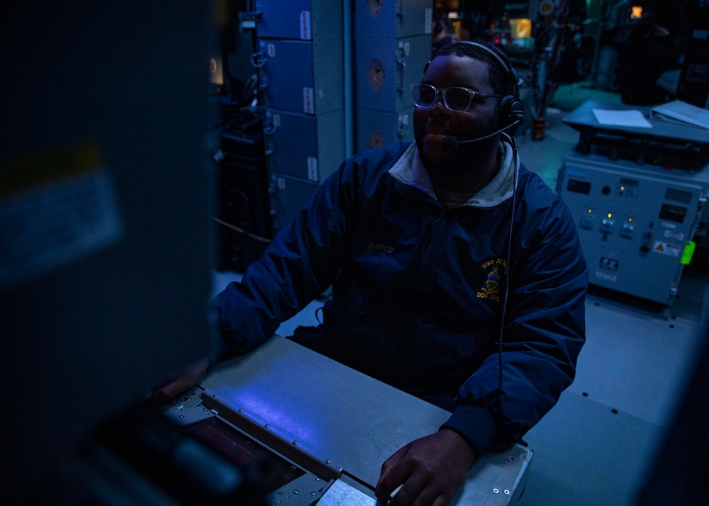 DVIDS - Images - Sailors Stand Watch Aboard USS Dewey, April 9 [Image 3 ...