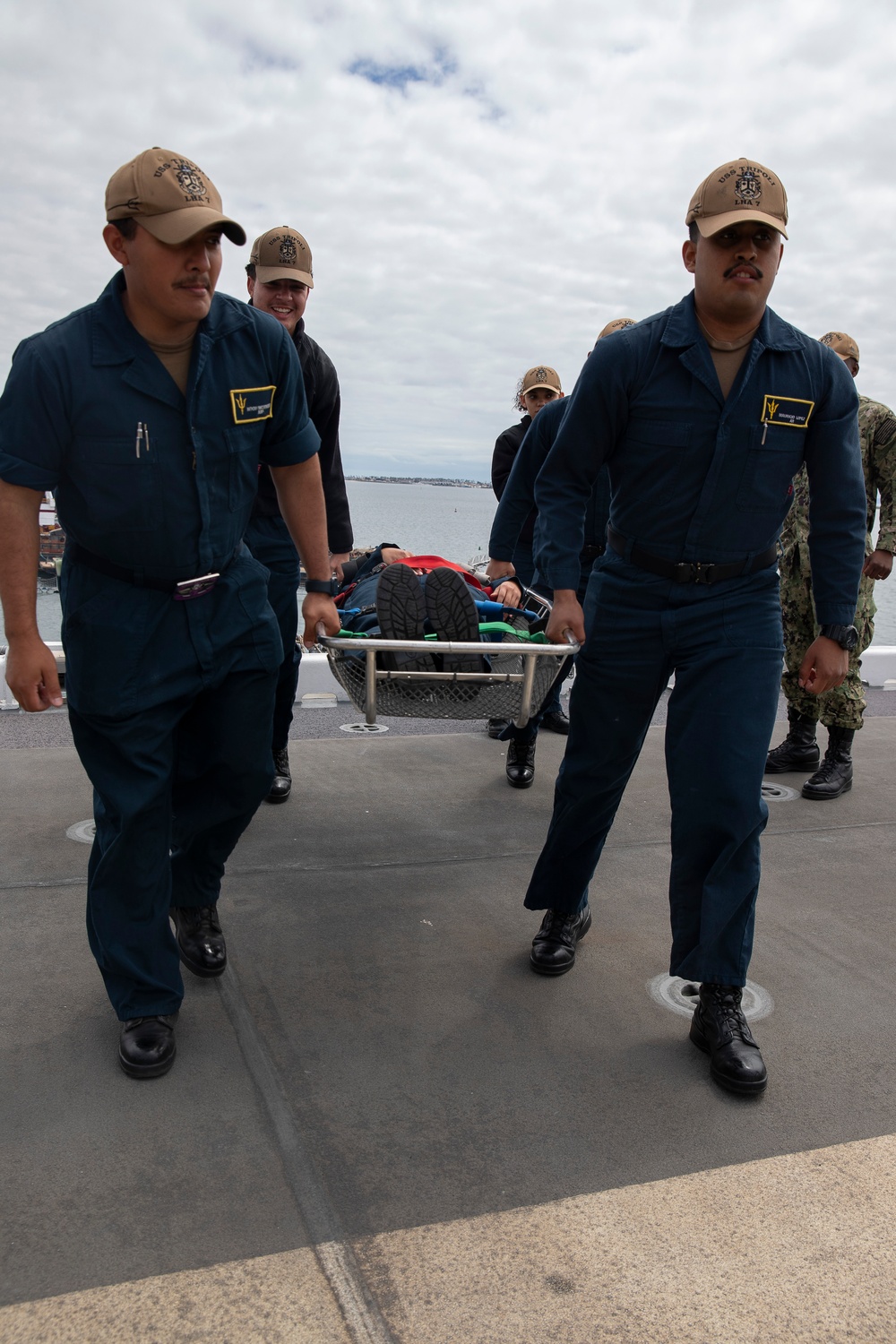 DVIDS - Images - USS Tripoli's Sailors Conduct Flight Deck Firefighting Training [Image 4 of 7]