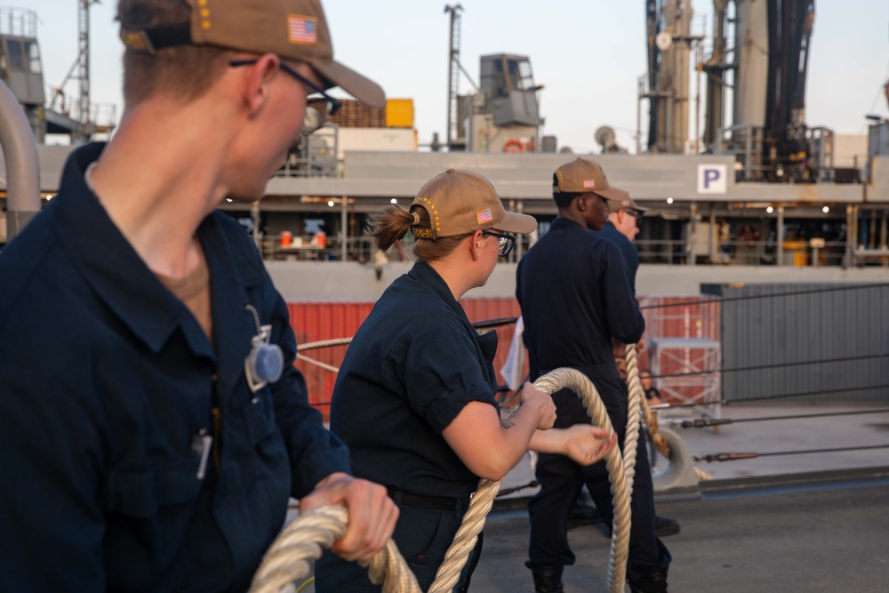 DVIDS - Images - USS Russell (DDG 59) transits into Thailand [Image 4 ...
