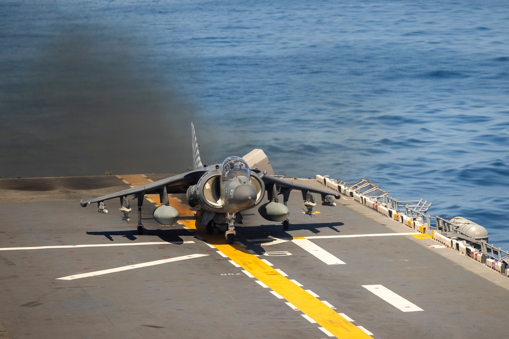 DVIDS - Images - WSP ARG-24th MEU Conducts AV-8B Harrier Flight ...