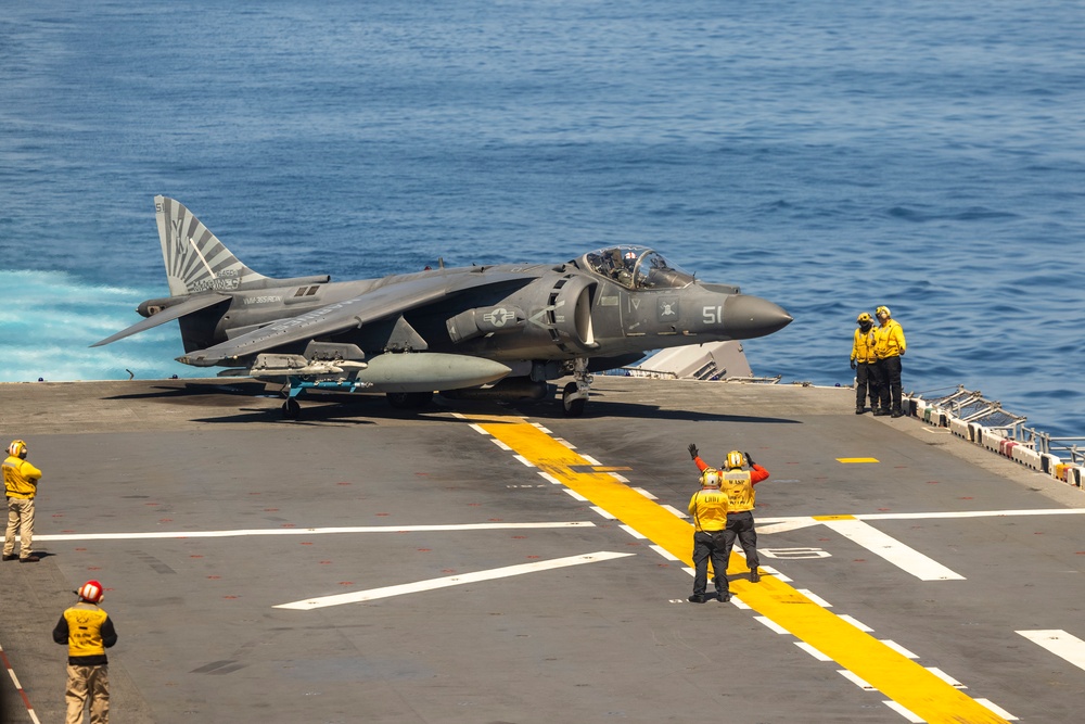 DVIDS - Images - WSP ARG-24th MEU Conducts AV-8B Harrier Flight ...