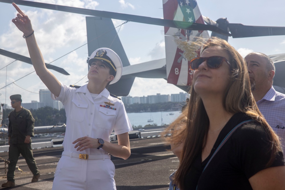 DVIDS - Images - Miami residents tour the USS Bataan [Image 2 of 7]