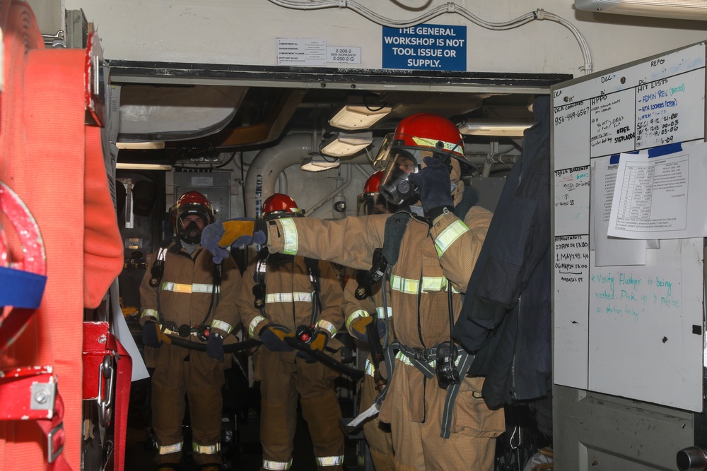DVIDS - Images - Sailors aboard the USS Howard conduct a damage control ...