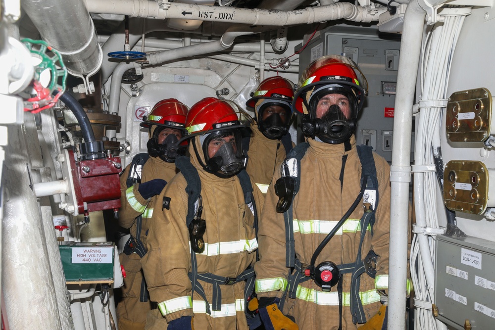 DVIDS - Images - Sailors aboard the USS Howard conduct a damage control ...