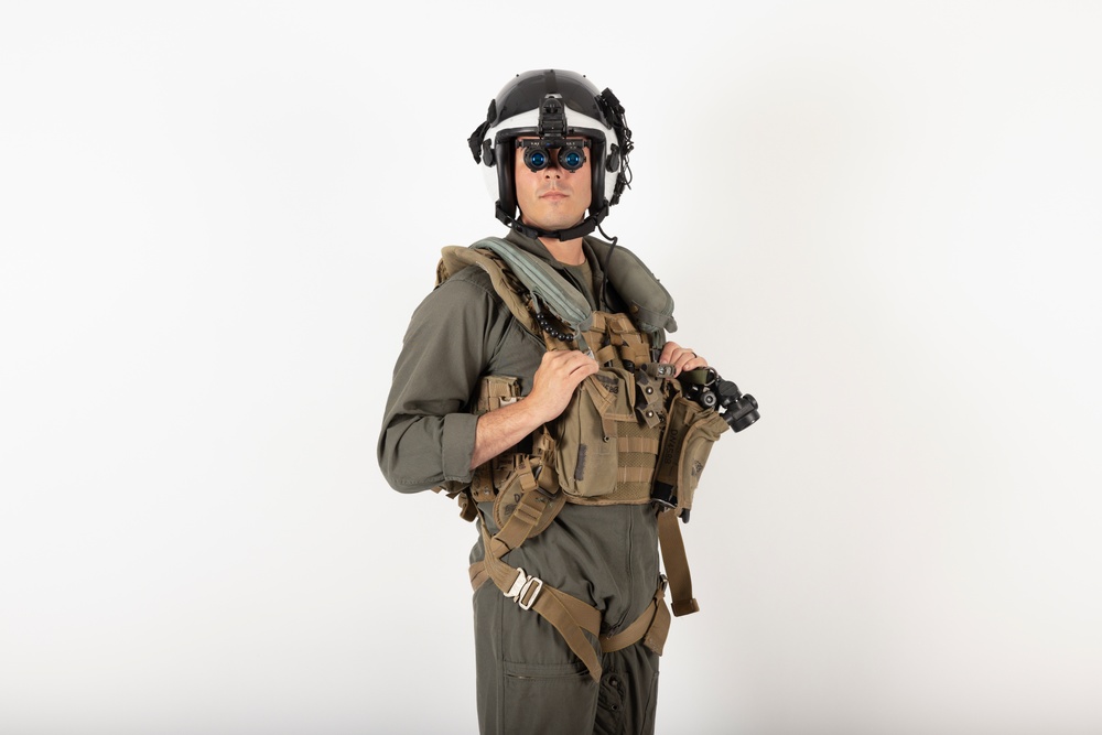 DVIDS - Images - America’s Airshow: Marines pose for Content [Image 3 of 6]