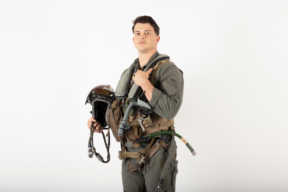 DVIDS - Images - America’s Airshow: Marines pose for Content [Image 3 of 6]