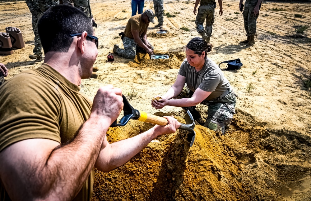DVIDS - Images - JB MDL Explosive Ordinance Training [Image 7 of 29]