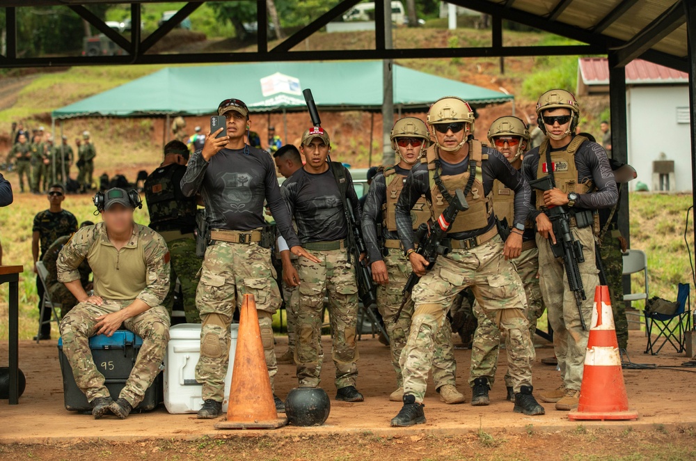 DVIDS - Images - Competitors take part in Fuerzas Comando 24 Combined ...