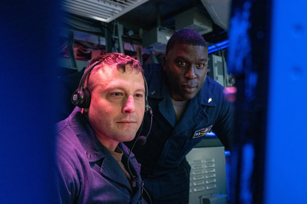 DVIDS - Images - CARAT Indonesia 24: Tracking Contacts [Image 8 of 8]