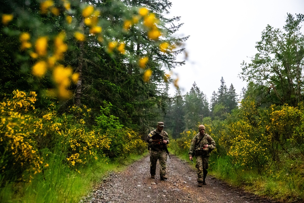 DVIDS - Images - First Army Division West Best OCT Land Nav [Image 4 of 8]
