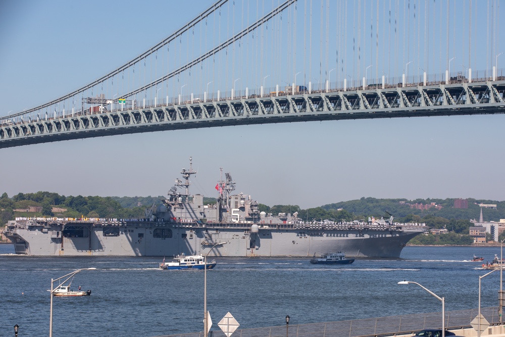 DVIDS - Images - Fort Hamilton Parade of Ships [Image 6 of 6]