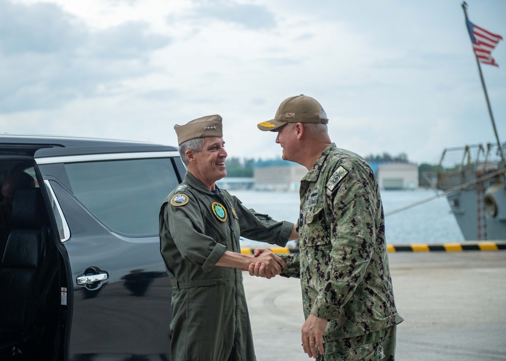 DVIDS - Images - COMPACFLT visits Theodore Roosevelt [Image 6 of 8]