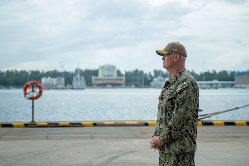 DVIDS - Images - COMPACFLT visits Theodore Roosevelt [Image 7 of 8]