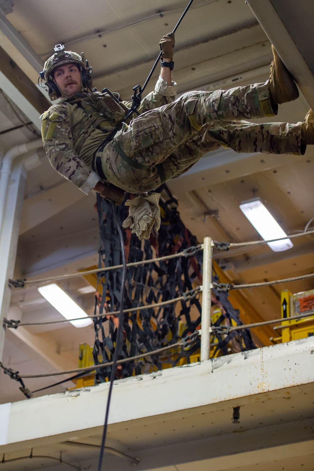 DVIDS - Images - Members of EODMU 5 Conduct Fast-Rope Exercise aboard ...