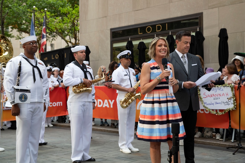 DVIDS - Images - Today Show [Image 6 of 8]