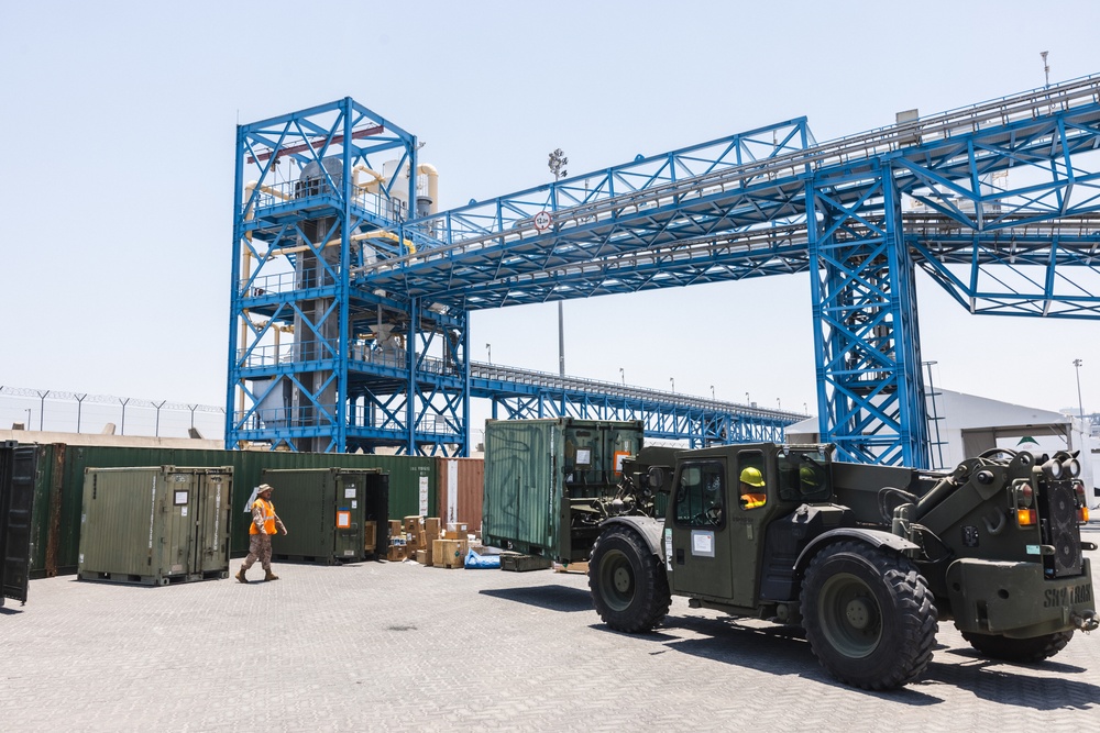 DVIDS - Images - 2nd Distribution Support Battalion Conduct Port ...