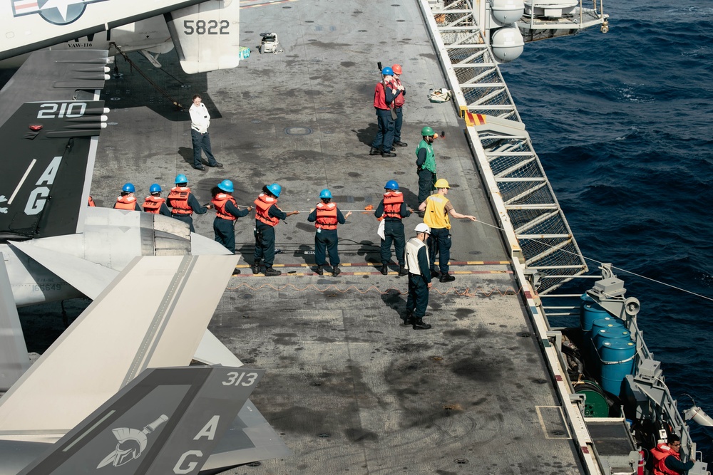 DVIDS - Images - George Washington Conducts a Replenishment-at-sea ...