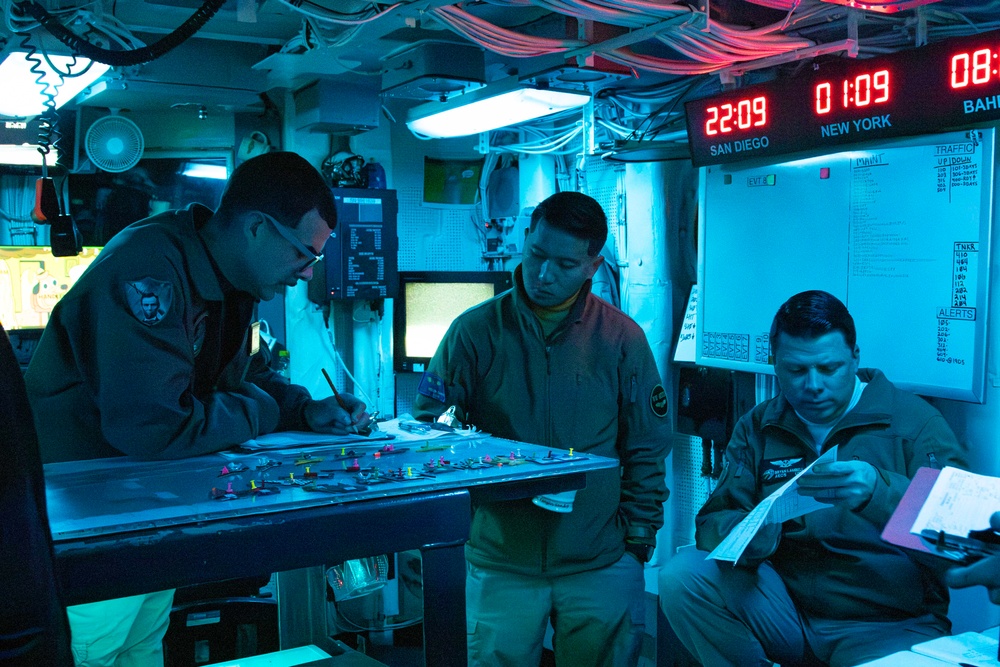 DVIDS - Images - Abraham Lincoln conducts routine operations [Image 2 of 3]