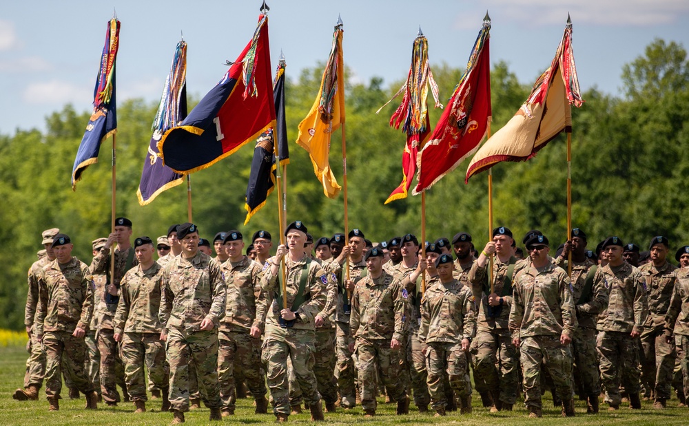 DVIDS - Images - 10th Mountain Division Change of Command 2024 [Image 5 ...