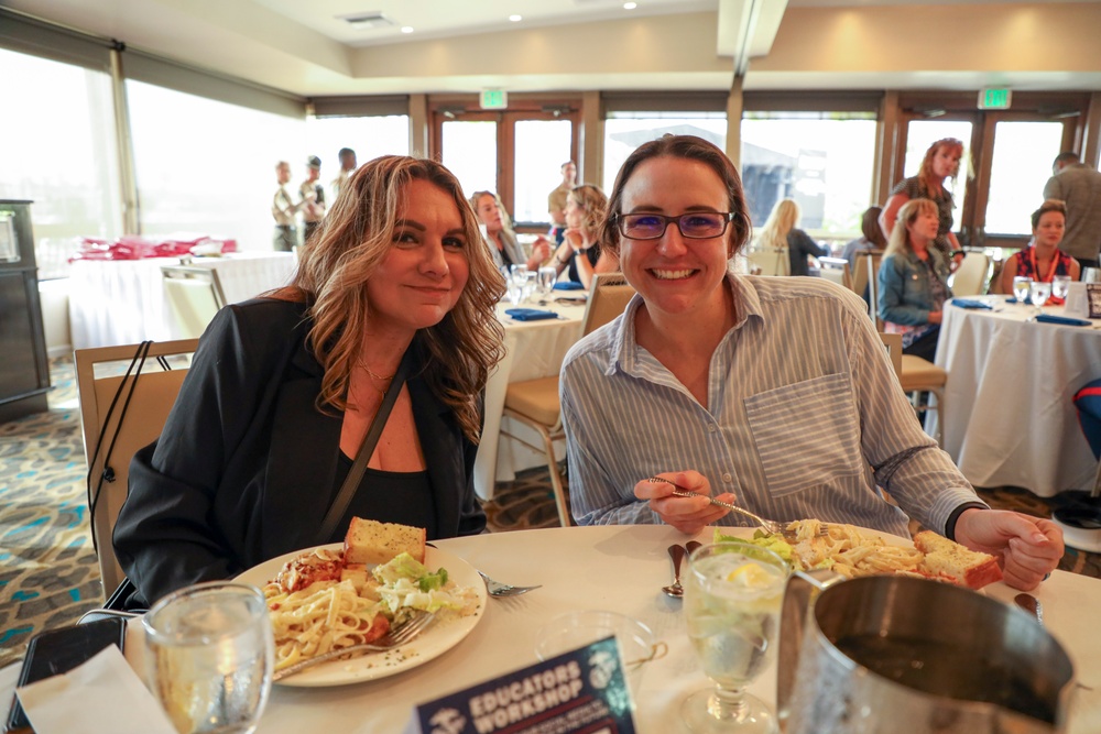 DVIDS - Images - EWS welcome aboard [Image 1 of 2]