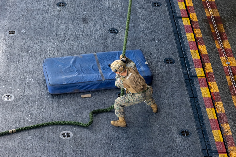 DVIDS - Images - BLT 1/8, 24th MEU (SOC) Fast-Ropes from MV-22B Osprey ...