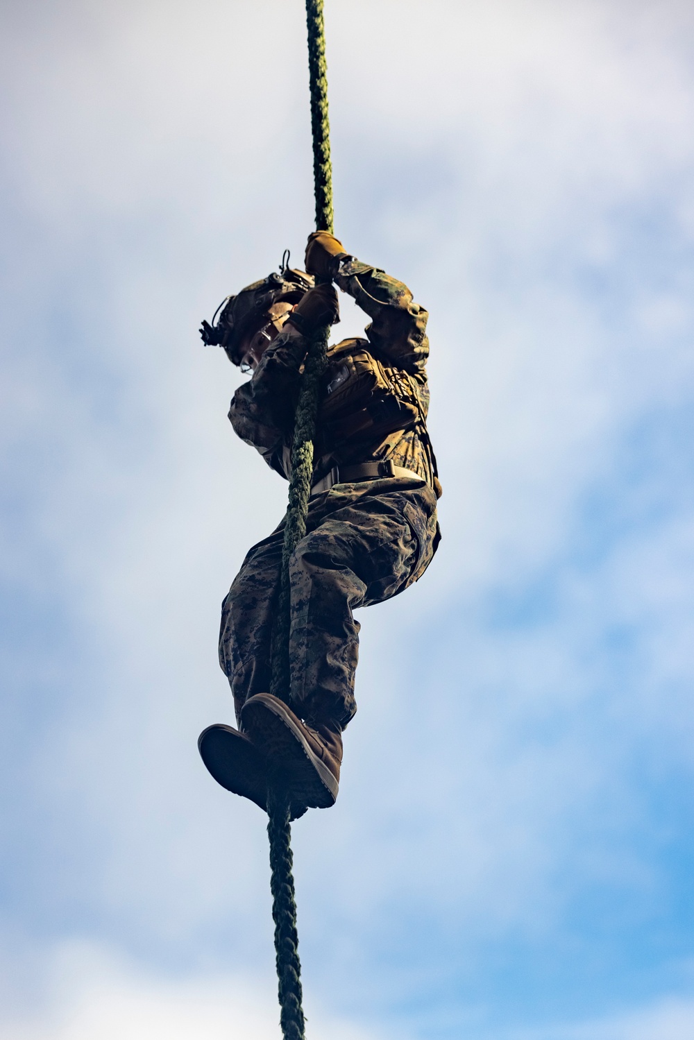 DVIDS - Images - BLT 1/8, 24th MEU (SOC) Fast-Ropes from MV-22B Osprey ...