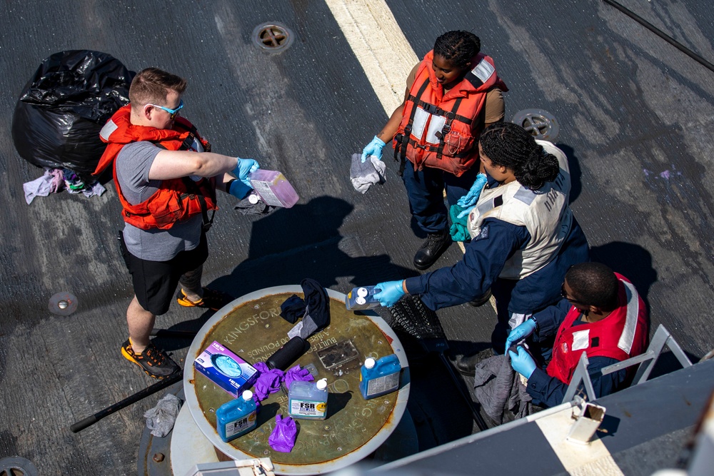 DVIDS - Images - USS Ralph Johnson Conducts Fresh Water Washdown [Image ...