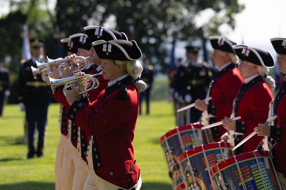 DVIDS - Images - U.S. Army Soldiers support Army Full Honor Arrival ...