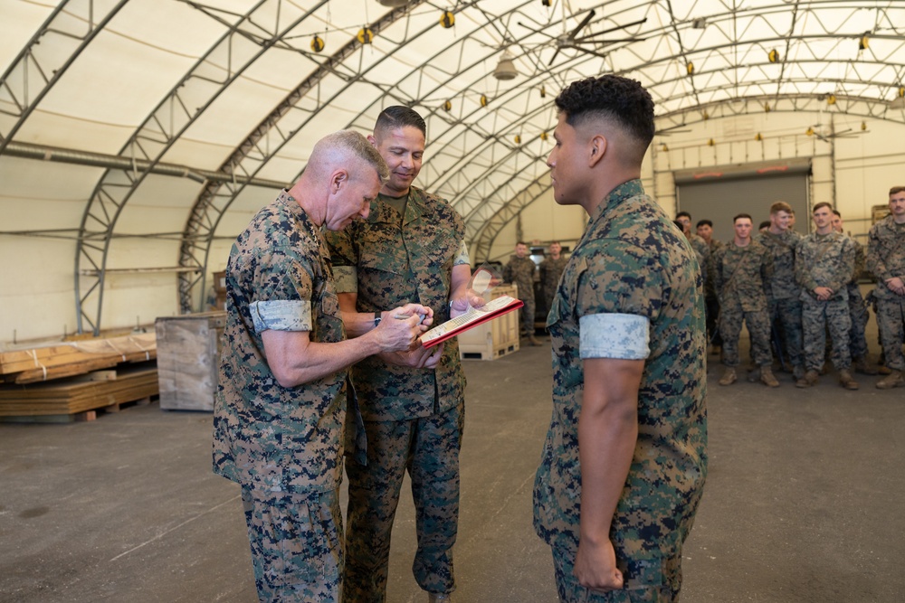 DVIDS - Images - Commandant, Gen. Smith, and Sgt. Maj. Ruiz Visit 2nd ...