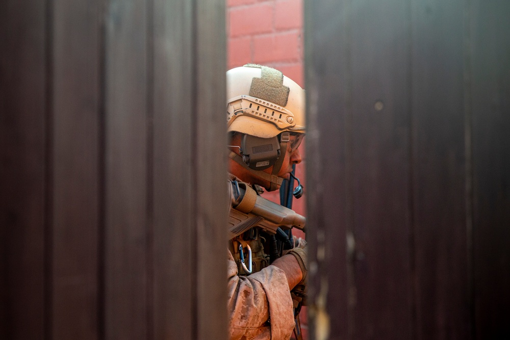 DVIDS - Images - U.S. Marines conduct simulated raid during exercise ...