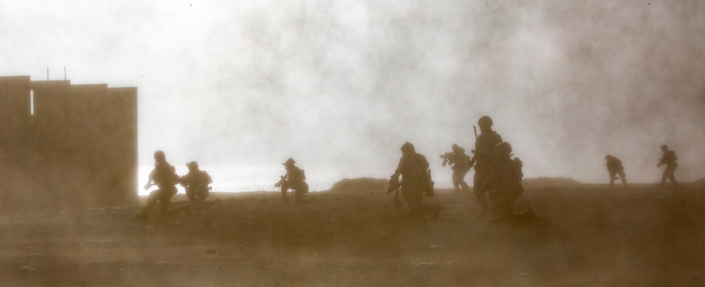 DVIDS - Images - U.S. Marines conduct simulated raid during exercise ...