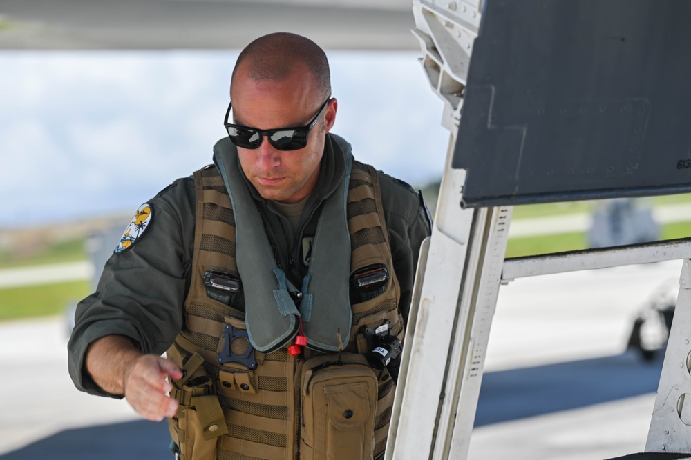 DVIDS - Images - 37th Expeditionary Bomb Squadron B-1B Lancers returns ...