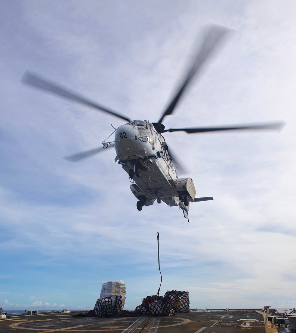 DVIDS - Images - Halsey Conducts VERTREP [Image 2 of 4]